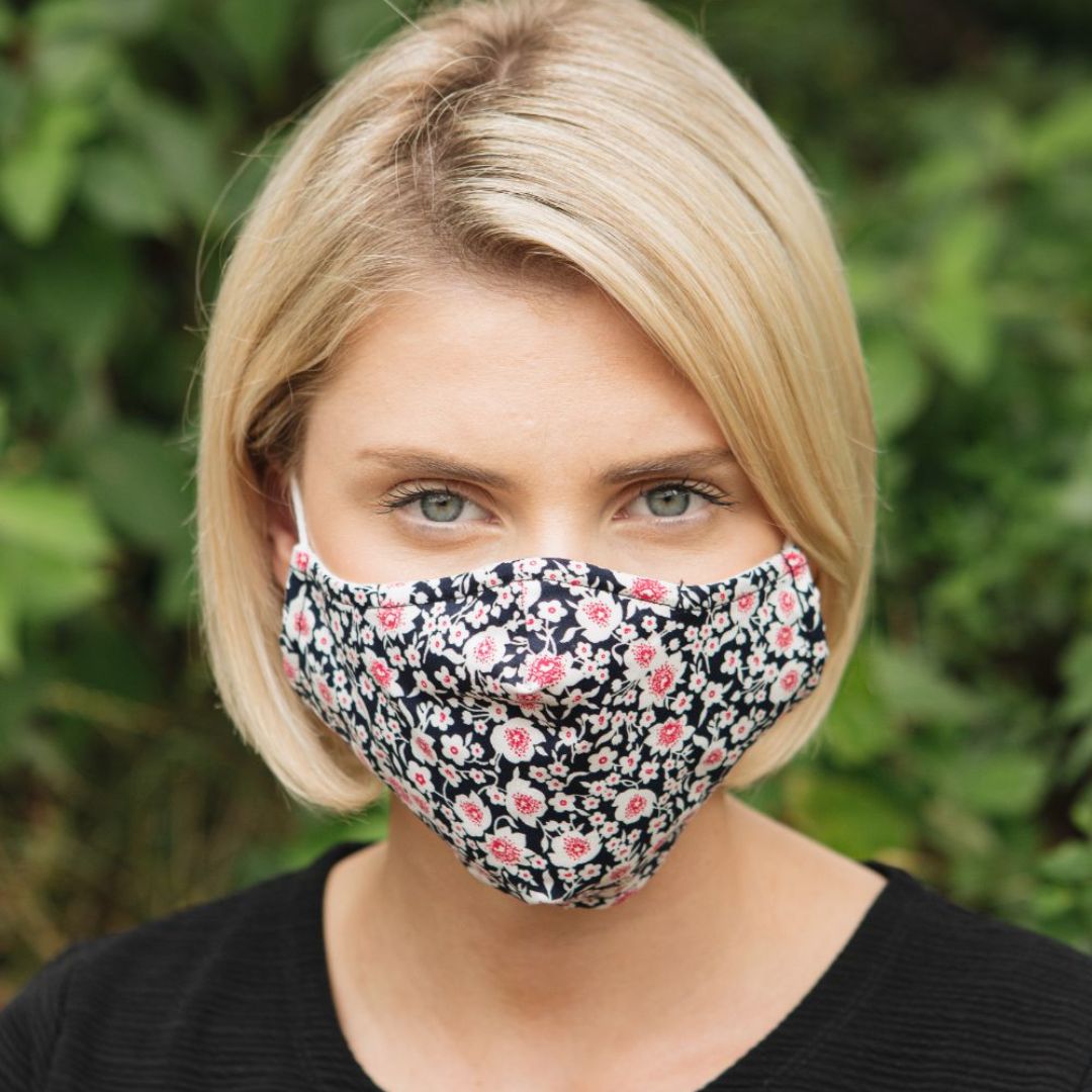 Cerise Ditsy - Adults - Reusable Barrier Mask – JESSICA GRAAF